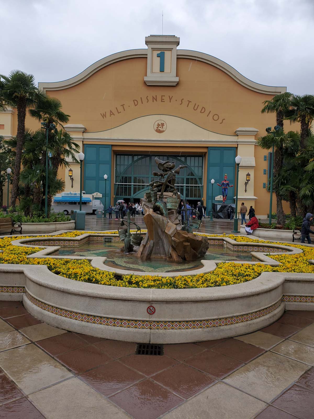 A Guide To Disneyland Paris From A Floridian's Perspective - Zombie Bunny